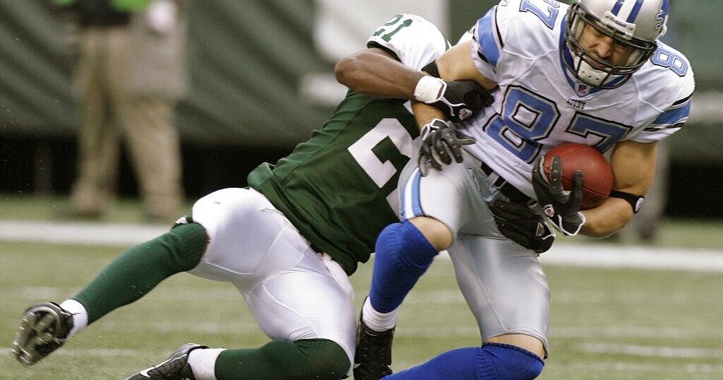 Gamecocks select Furrey to coach receivers