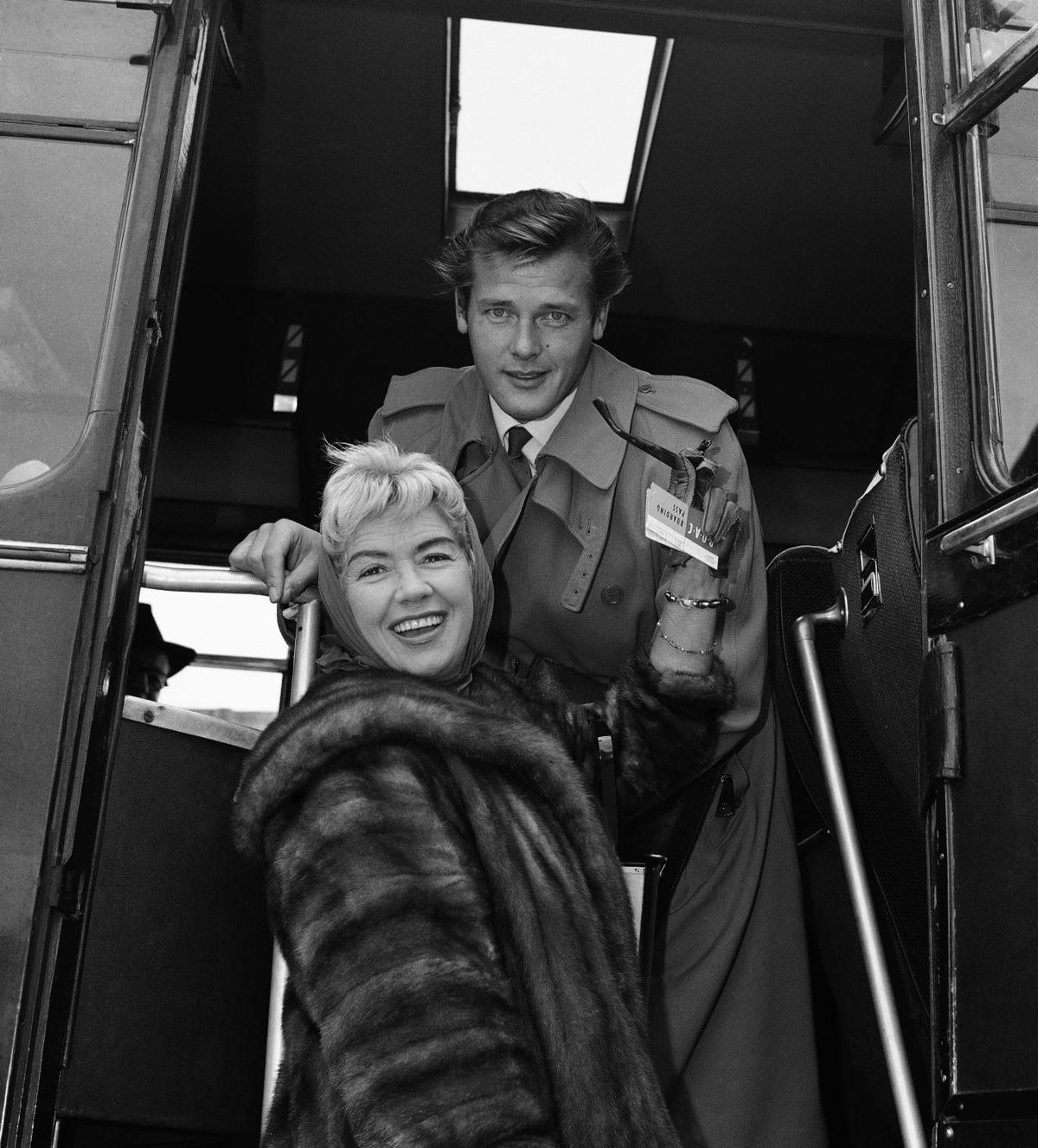 Roger Moore: 1927-2017 Actor, Celebrity, James Bond | Multimedia ...