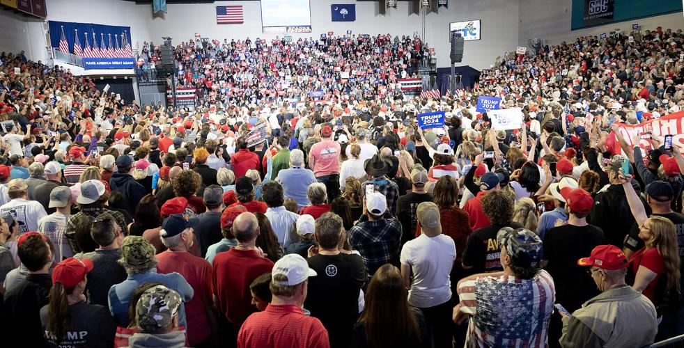 GOP presidential race turns personal at Trump SC rally