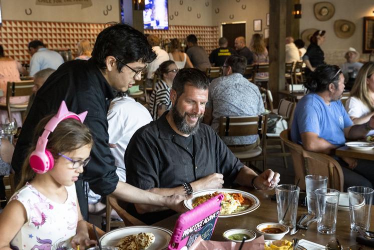 Where can you go to eat with a large group in Charleston? | Kid ...