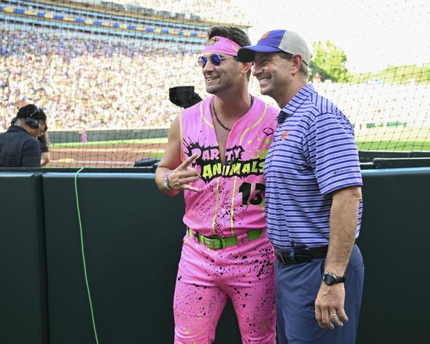 Clemson's Memorial Stadium hosts Savannah Bananas baseball