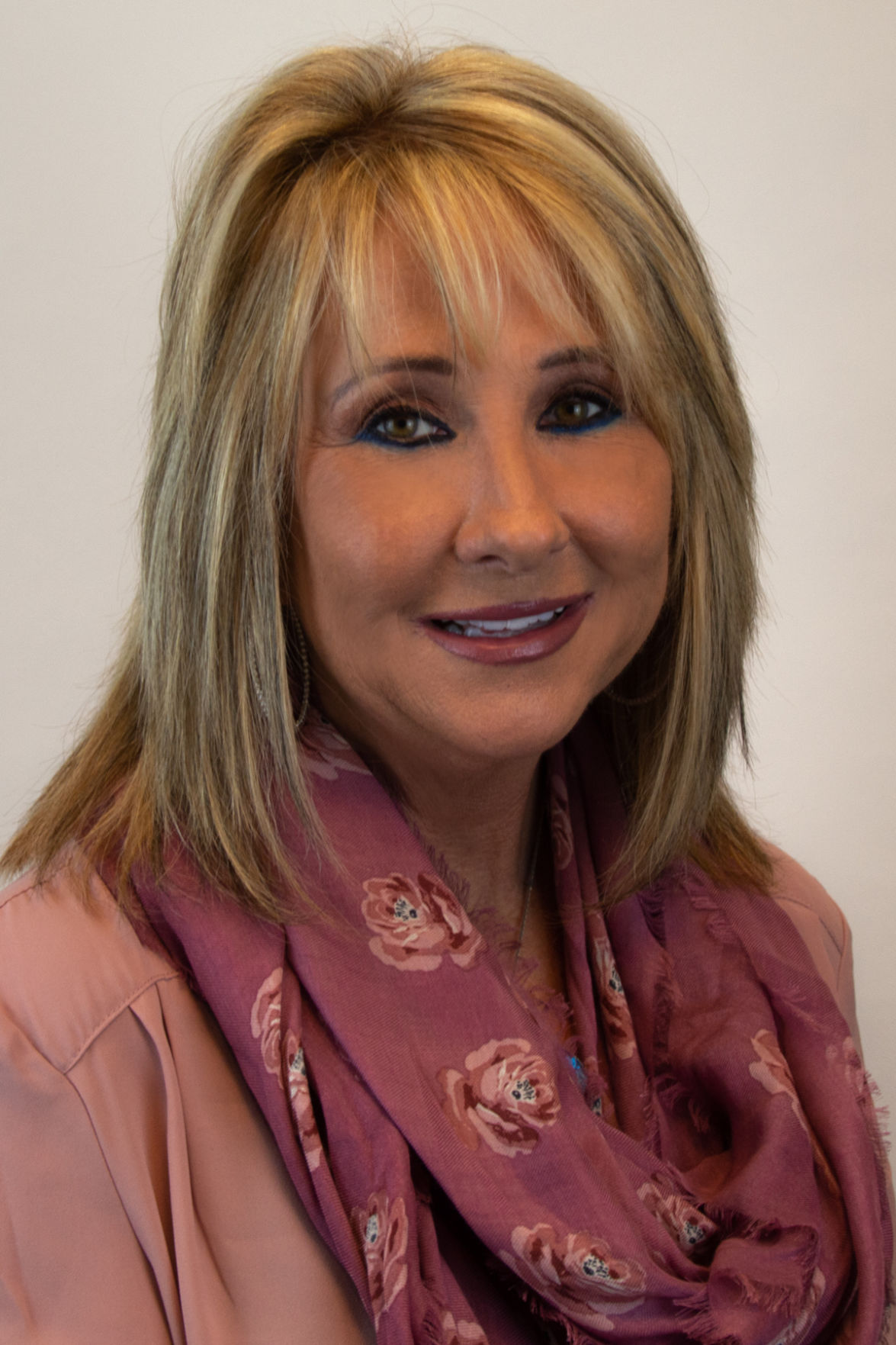 Megan Leach's Instagram, Twitter & Facebook on IDCrawl