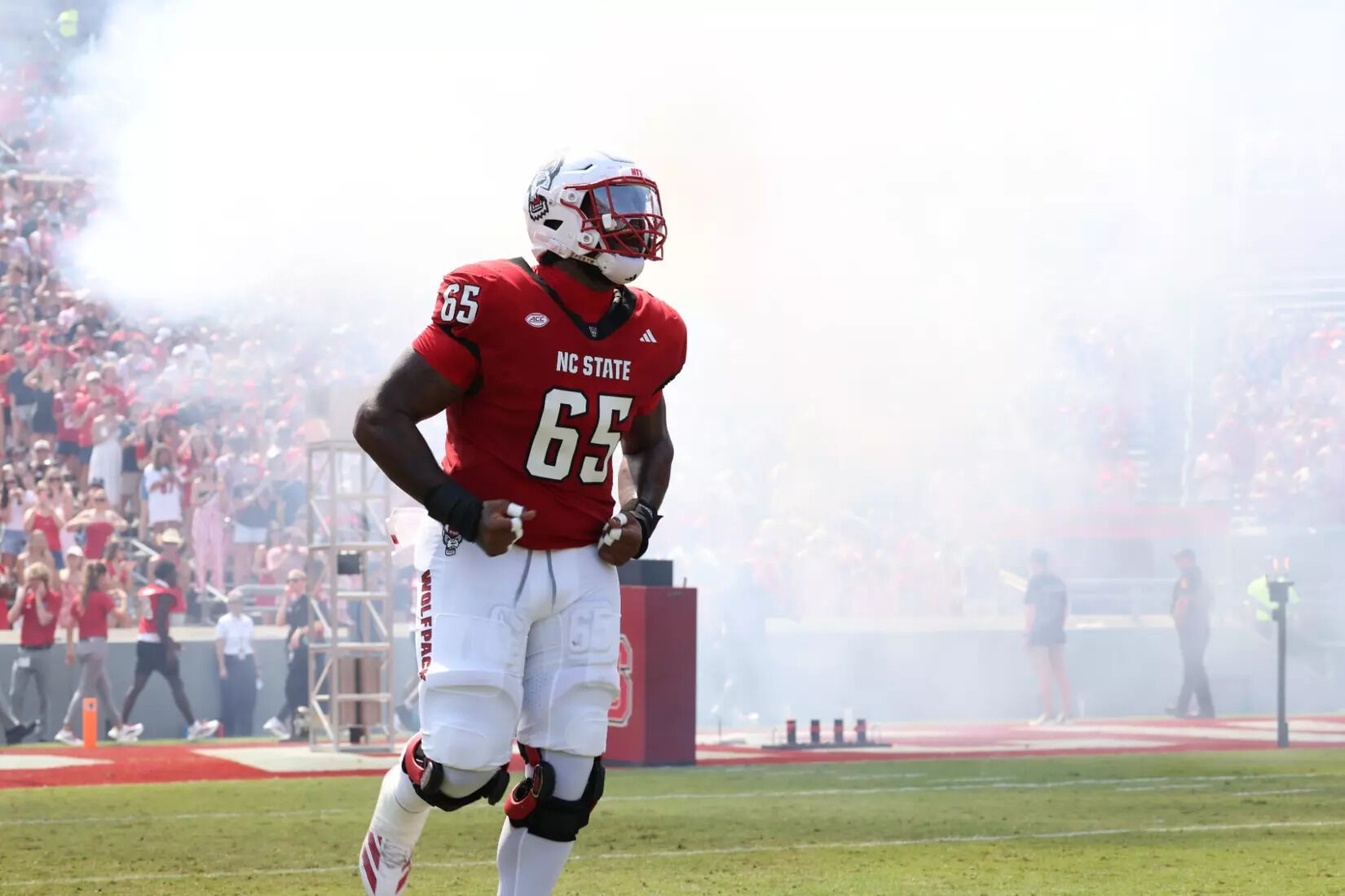 Gamecocks offensive lineman Jacarrius Peak sustains injury