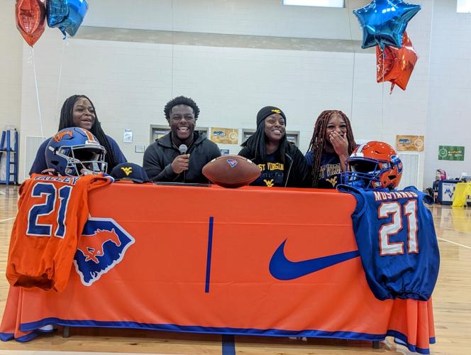 Midland Valley's Dunbar signs to play football at West Virginia