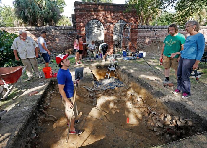 Archaeologists find Revolutionary War history at Aiken-Rhett House