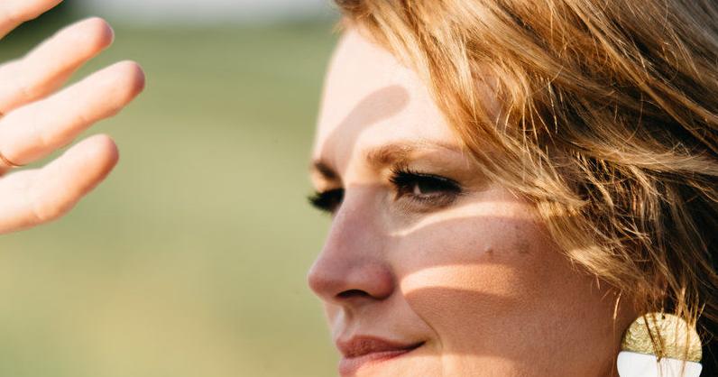 Music Review: Ashley Wright Wields One of Columbia's Most Sincere ...