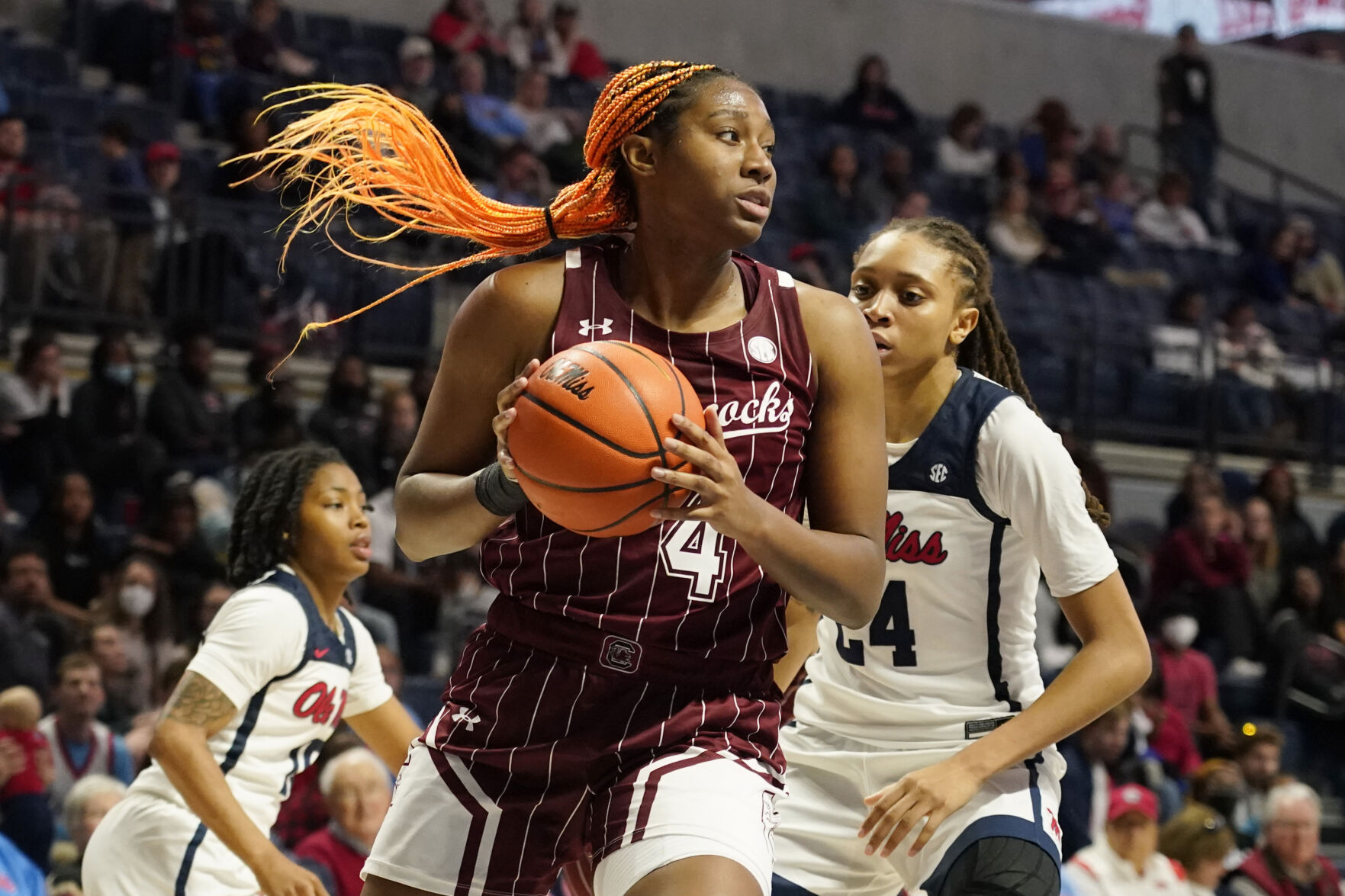 Gamecocks' Most Valuable Braider: Stylist White colors braids of USC ...