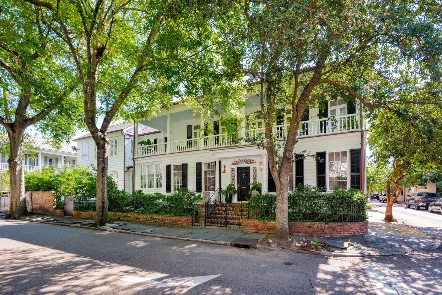 Embracing the new: The renovation of two historic downtown Charleston homes