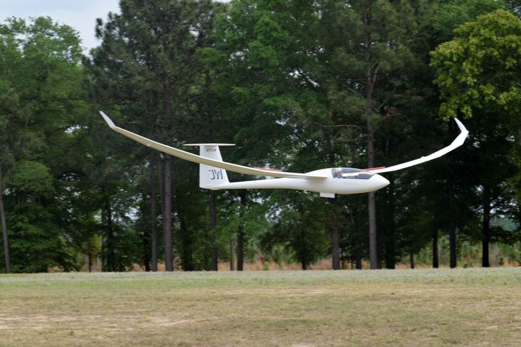 Glider pilots soar over Aiken County in annual competition