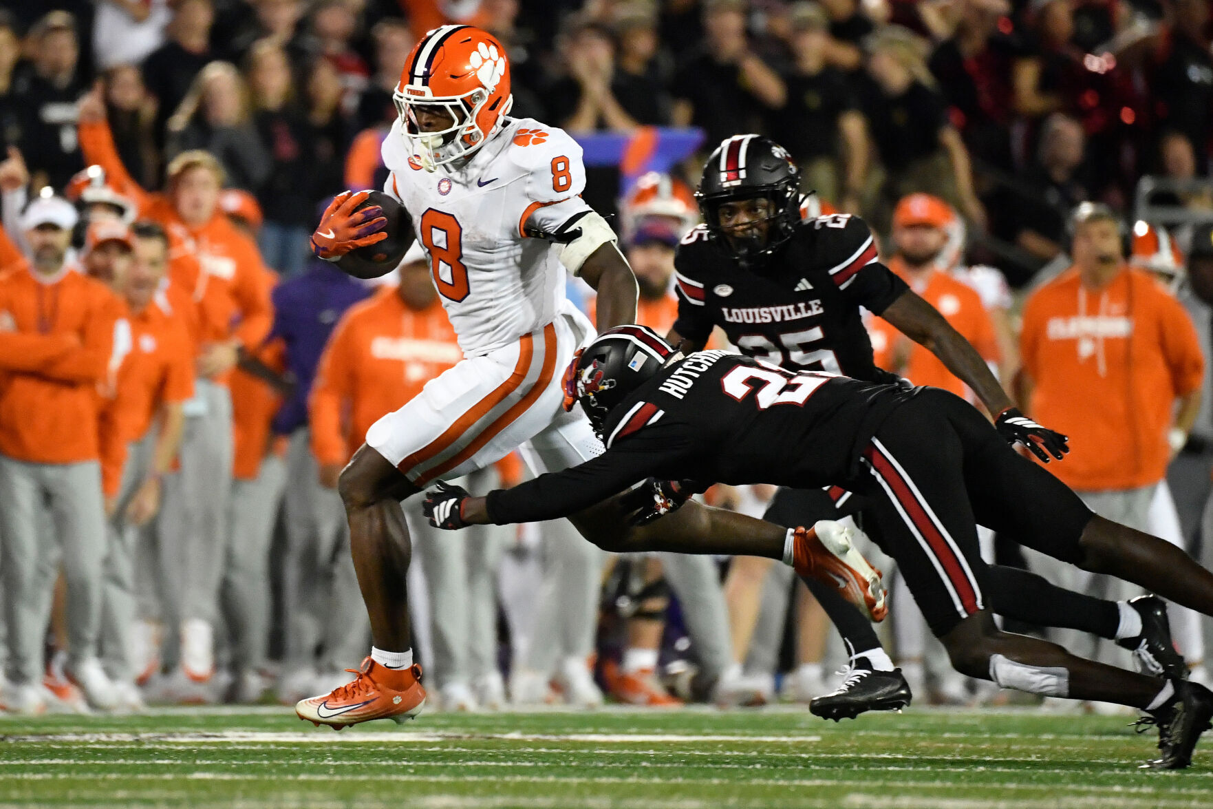 Clemson football beats Louisville as Adam Randall runs free
