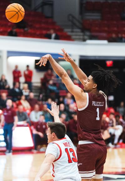 College of Charleston hot streak continues with 7th win