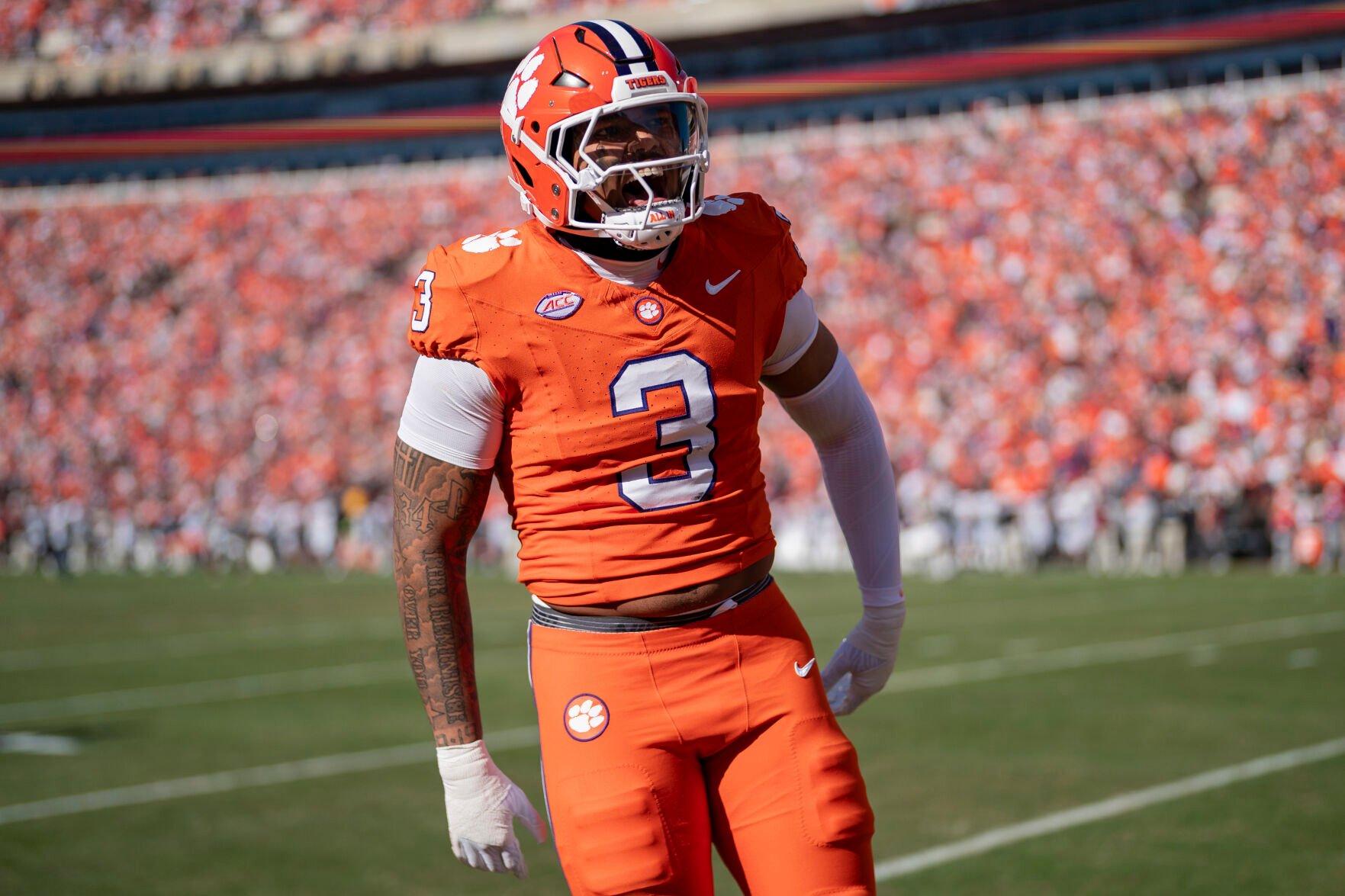 Clemson DLs T.J. Parker, Peter Woods announce 2025 plans