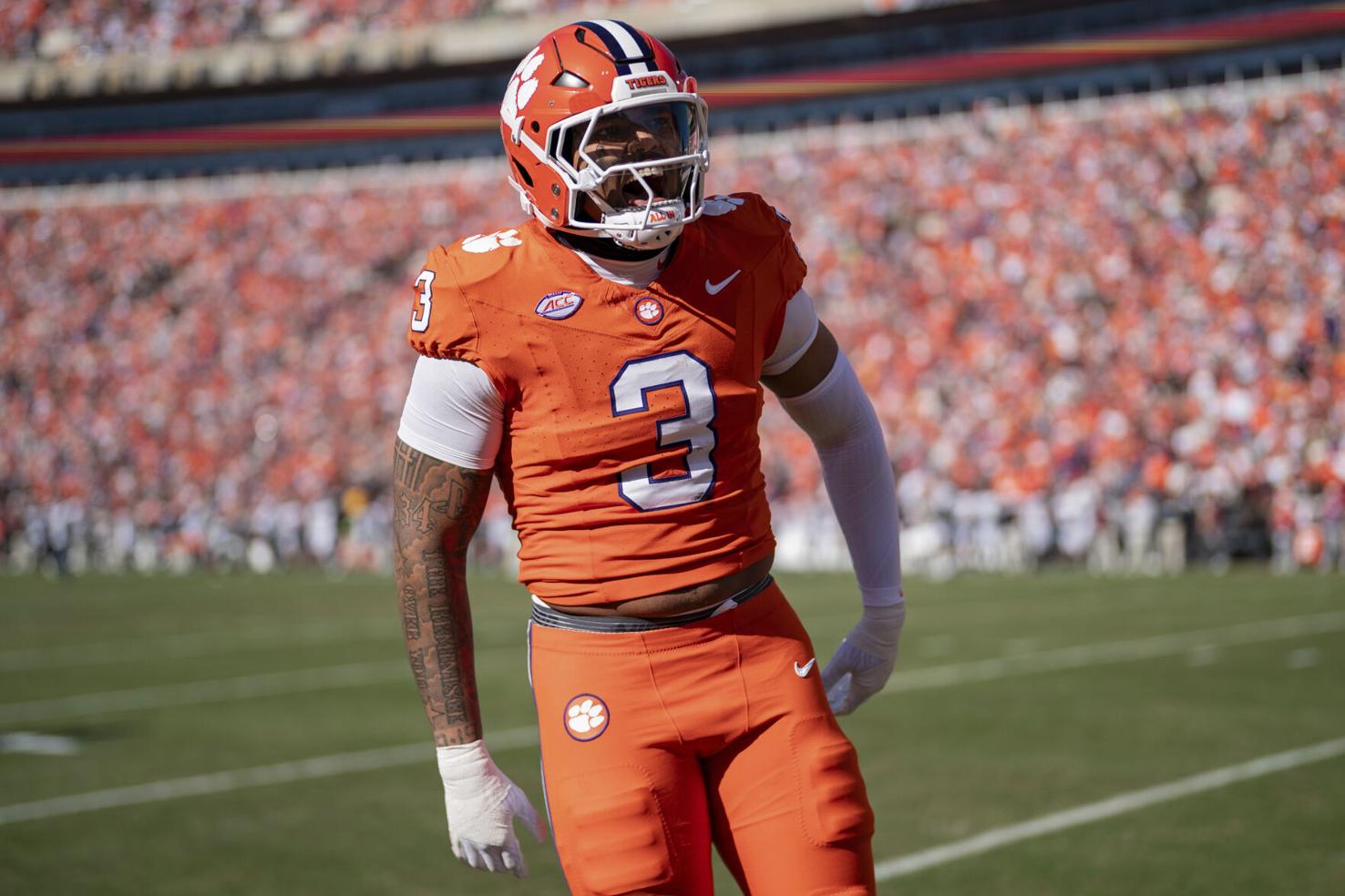 Clemson DLs T.J. Parker, Peter Woods announce 2025 plans