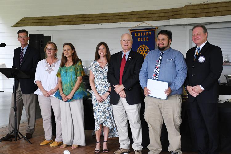 Summerville Mayor’s Committee gives awards, scholarships