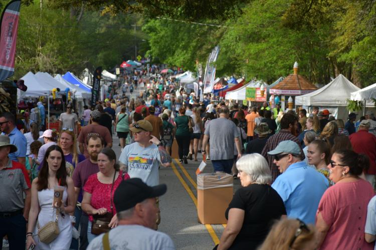Estimated crowd of 200,000 comes to Summerville