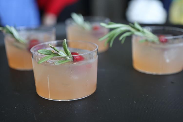 New light-bite bar opens at Charleston International Airport