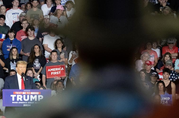 GOP presidential race turns personal at Trump SC rally