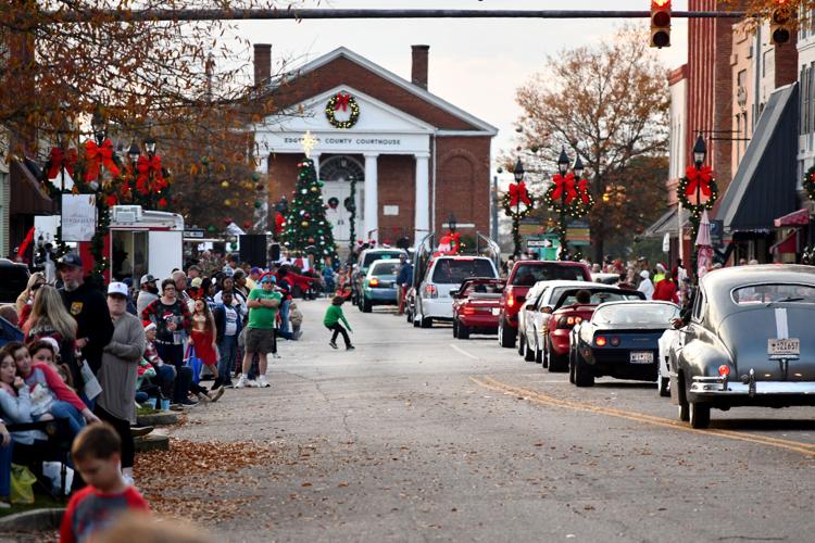 Edgefield gets into holiday spirit with annual Christmas parade
