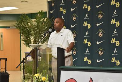 Myrtle Beach High School names Eric Lyons new boys basketball coach