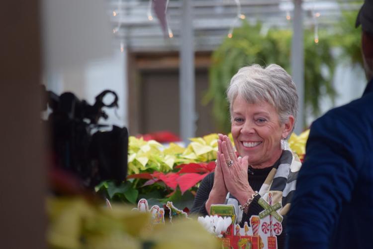 TV host Vera Stewart offers holiday decorating, cooking tips in Winter ...