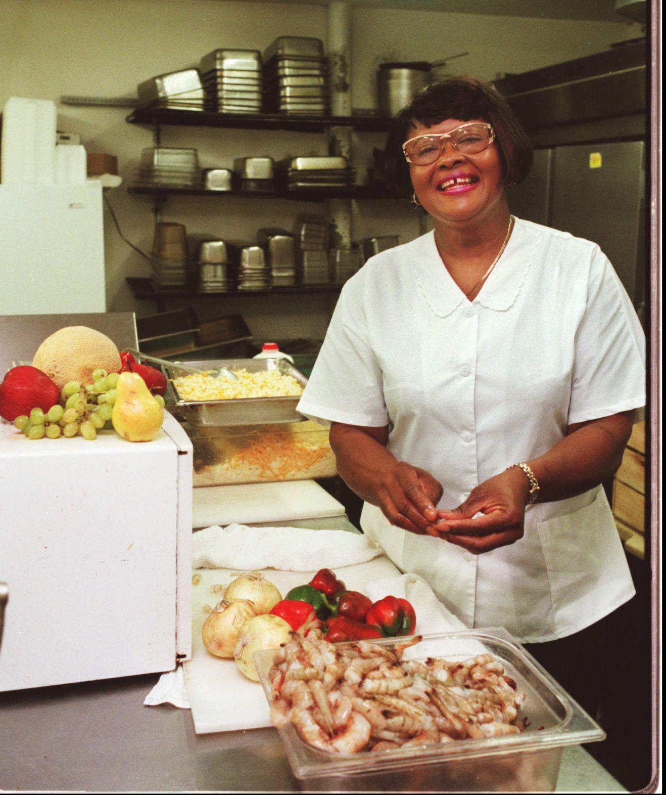 Alice Warren, whose legendary soul food united Charlestonians, dies ...