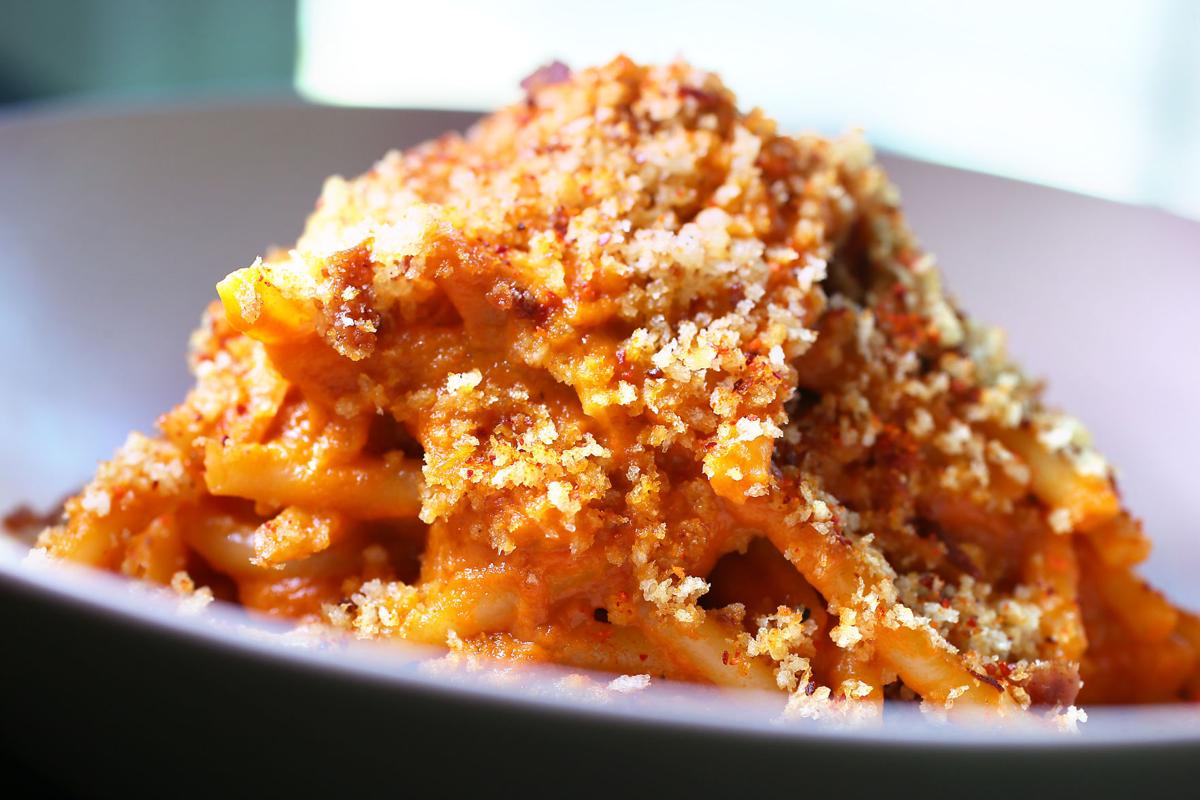 Review: Renzo restaurant radiates cosmopolitan vibe with great food to ...