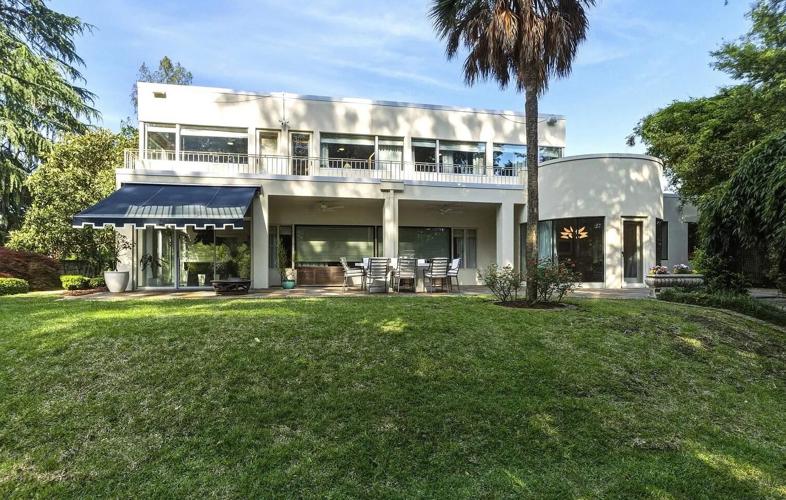 $2M Columbia listing a rare example of International Style