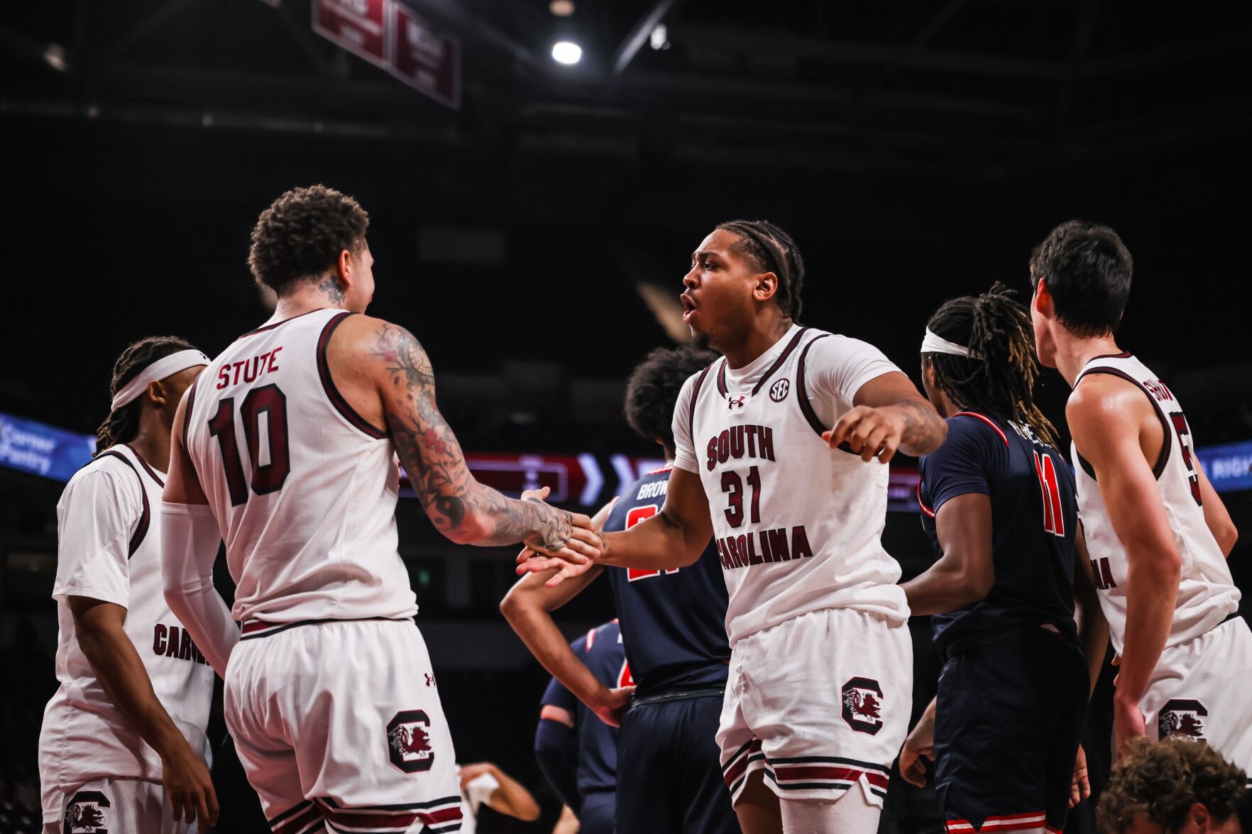 Gamecocks knock off LSU on road in basketball