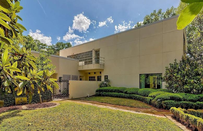 $2M Columbia listing a rare example of International Style