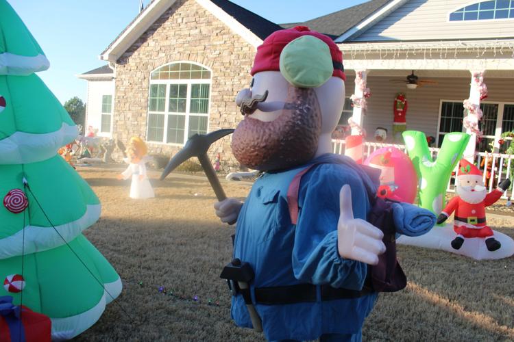 North Augusta goes all with Christmas decorations