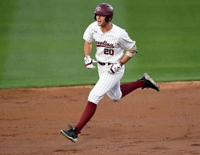 Petry, Becker stand out as Gamecocks sweep No. 3 Gators