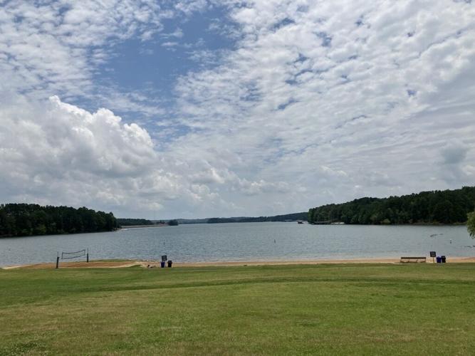 Aiken woman dies after falling into Lake Hartwell