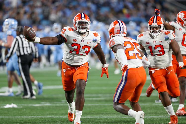 Clemson DTs Davis, Orhorhoro to return for the 2023 season | Clemson ...