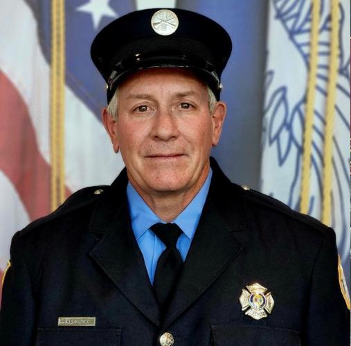 Retired firefighter receives warm sendoff
