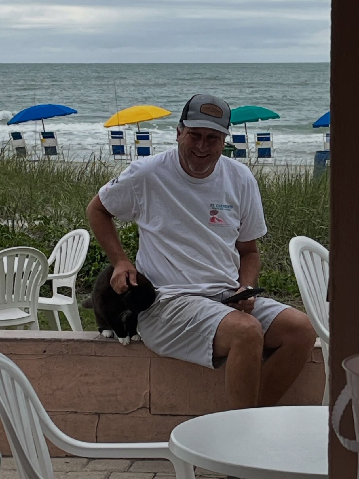 Myrtle Beach bar loses cat that was its mascot for 18 years