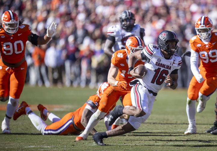 South Carolina upends rival Clemson at Memorial Stadium