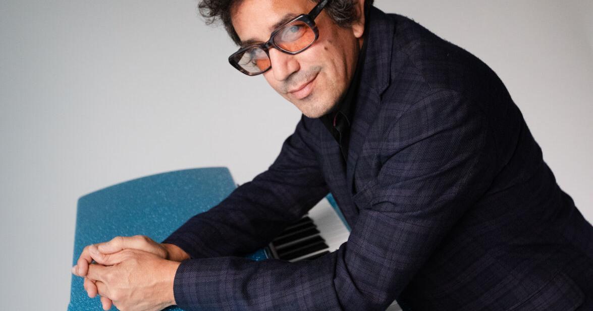 Jim Croce's son A.J. performing his music live on tour