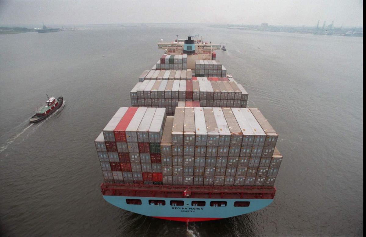 Maersk Line orders another 11 huge container ships | Business ...