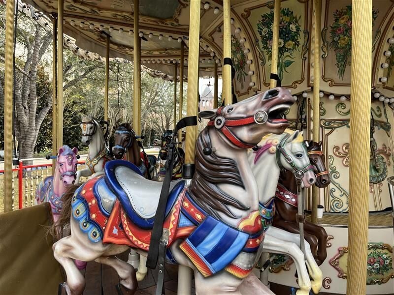 Charleston’s American Gardens debuts free Venetian carousel