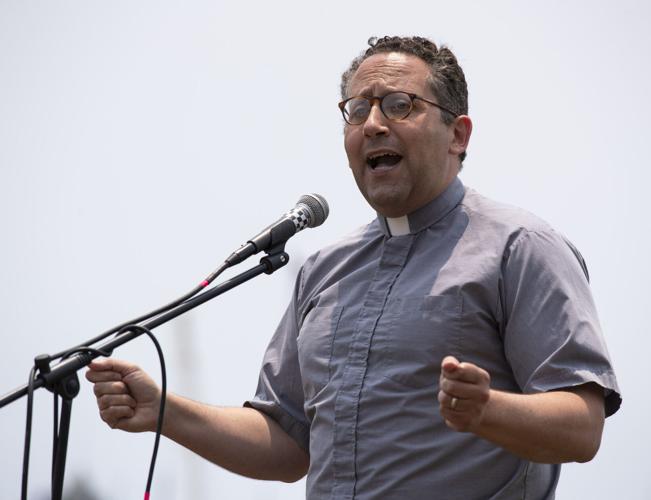 Charleston spiritual leaders rattle by religious violence