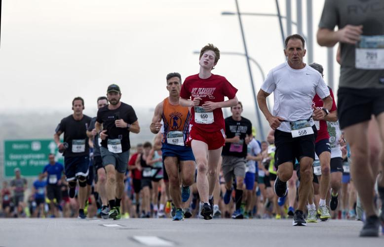 Racers make memories with friends, loved ones at Cooper River Bridge Run
