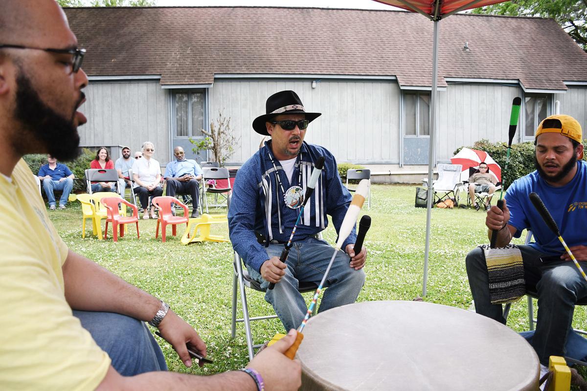 Edisto Natchez-Kusso tribe members teach children about their culture ...