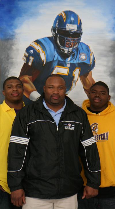 Opener a reunion for USC's Dixon brothers