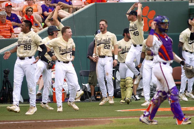 vanderbilt baseball score