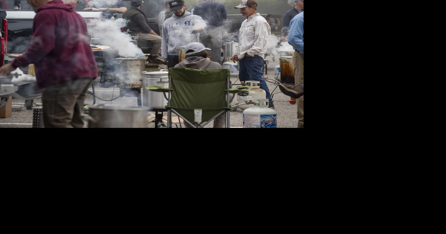 Photos: St. Andrews Church fries turkey with style for those in need on ...