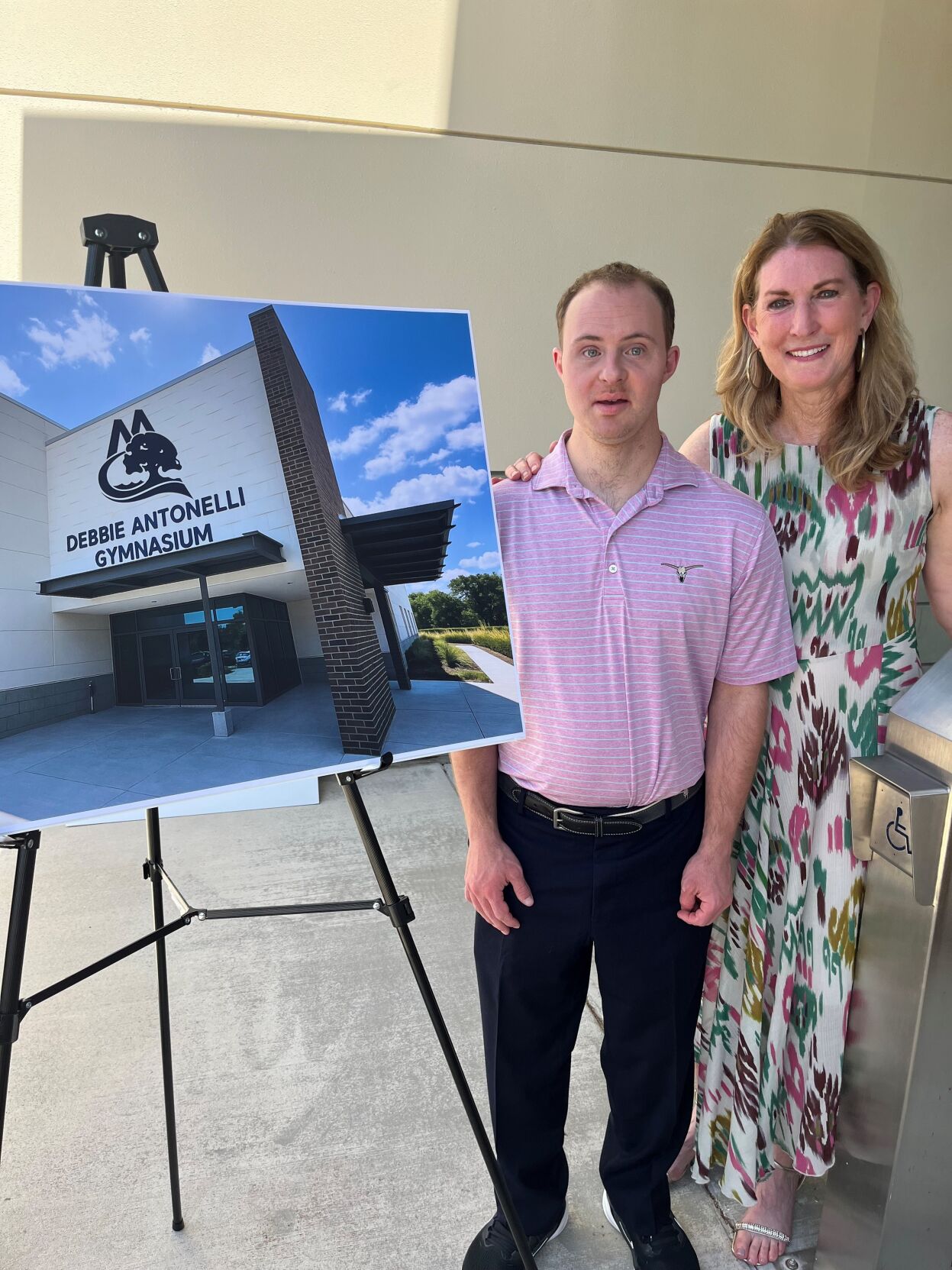 ESPN basketball analyst honored by town of Mount Pleasant