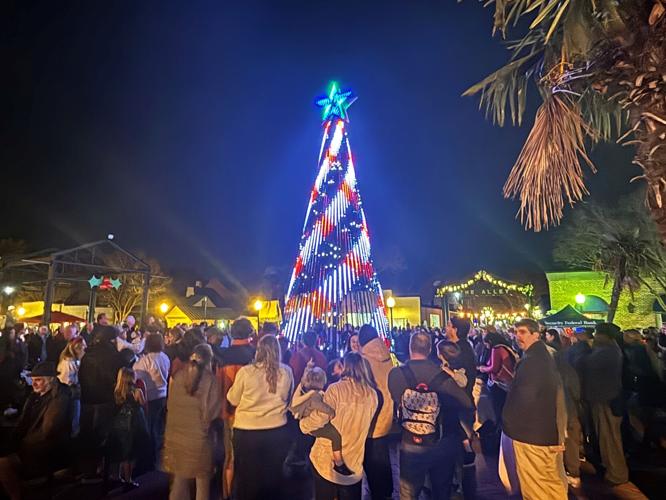 dancing christmas tree lights