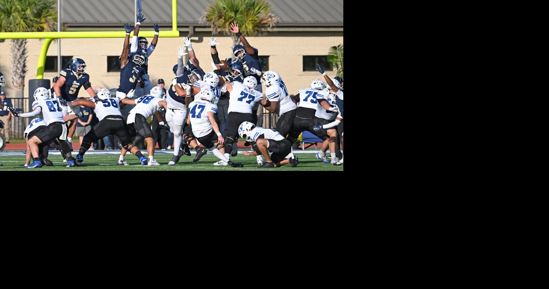 Late blocked field goal helps Charleston Southern win