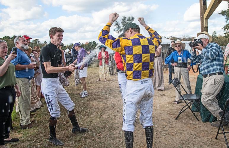 Graham Watters wins $35,000 Holiday Cup aboard Kiyomori