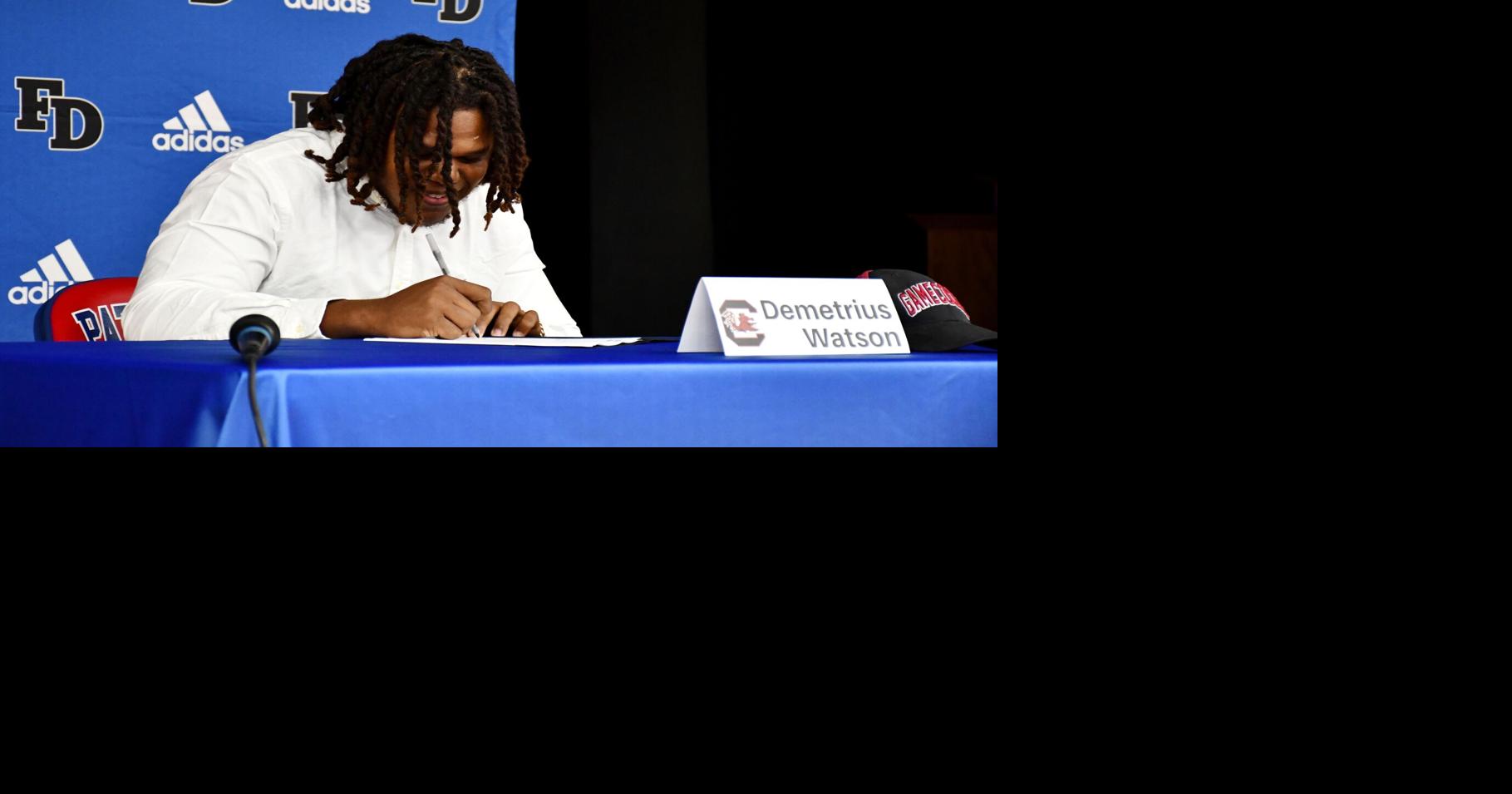 Fort Dorchester's Demetrius Watson officially becomes a Gamecock